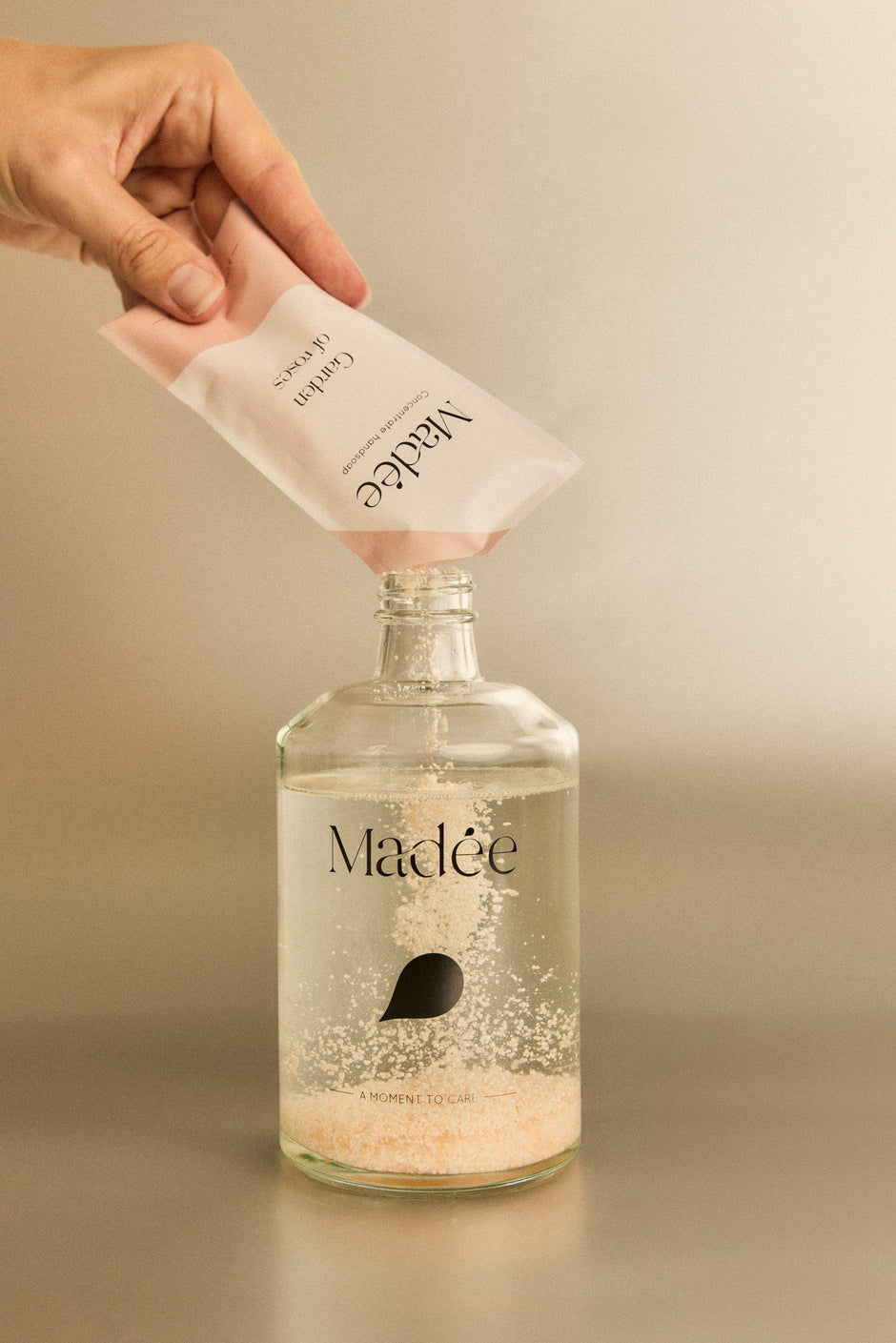 Madée | Luxury beauty products in powder form