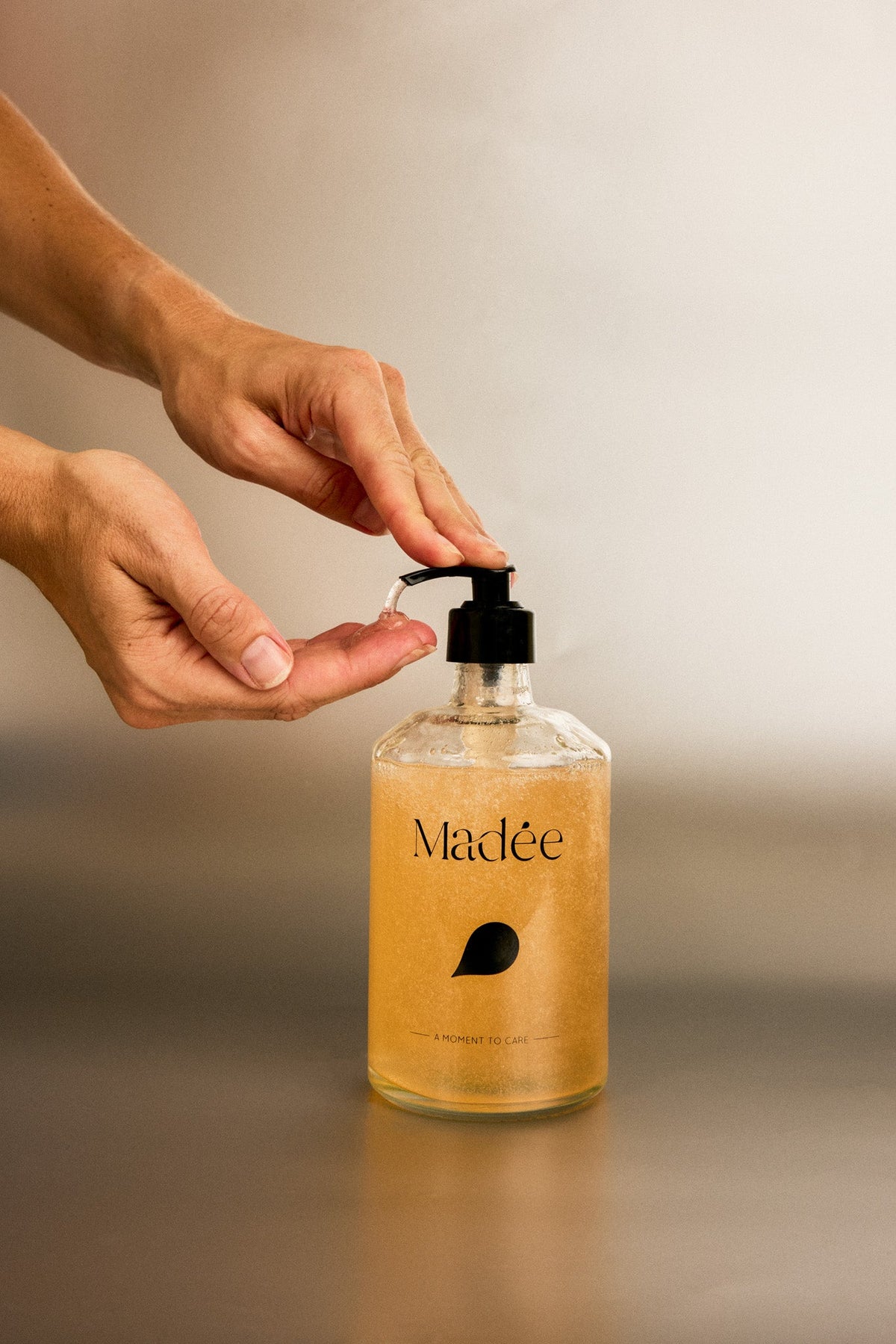 Madée | Luxury beauty products in powder form